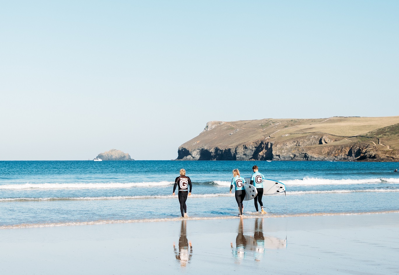 Sandy boards and ocean swell: the best surfing beaches in Cornwall ...