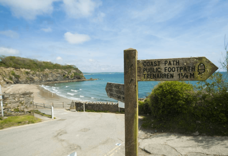 A local's guide to Carlyon Bay in Cornwall: 20 beach walks, restaurants ...