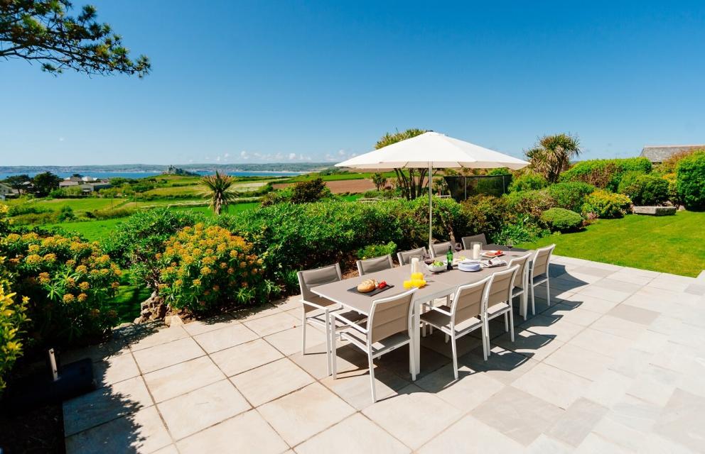 Eating in: the essential guide to in-house dining - Perfect Stays