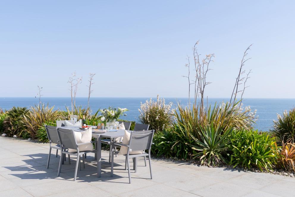 A local's guide to Carlyon Bay in Cornwall: 20 beach walks, restaurants ...