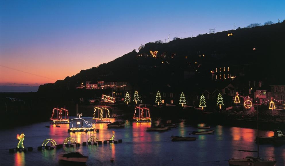 Mousehole Christmas lights - Perfect Stays