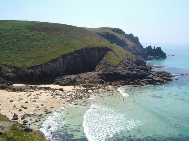 Hidden beaches & secret coves in Cornwall & Devon | Perfect Stays